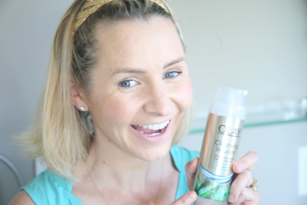 Soy Fresh and So Clean... All about that FACE! Loving me some Olay!